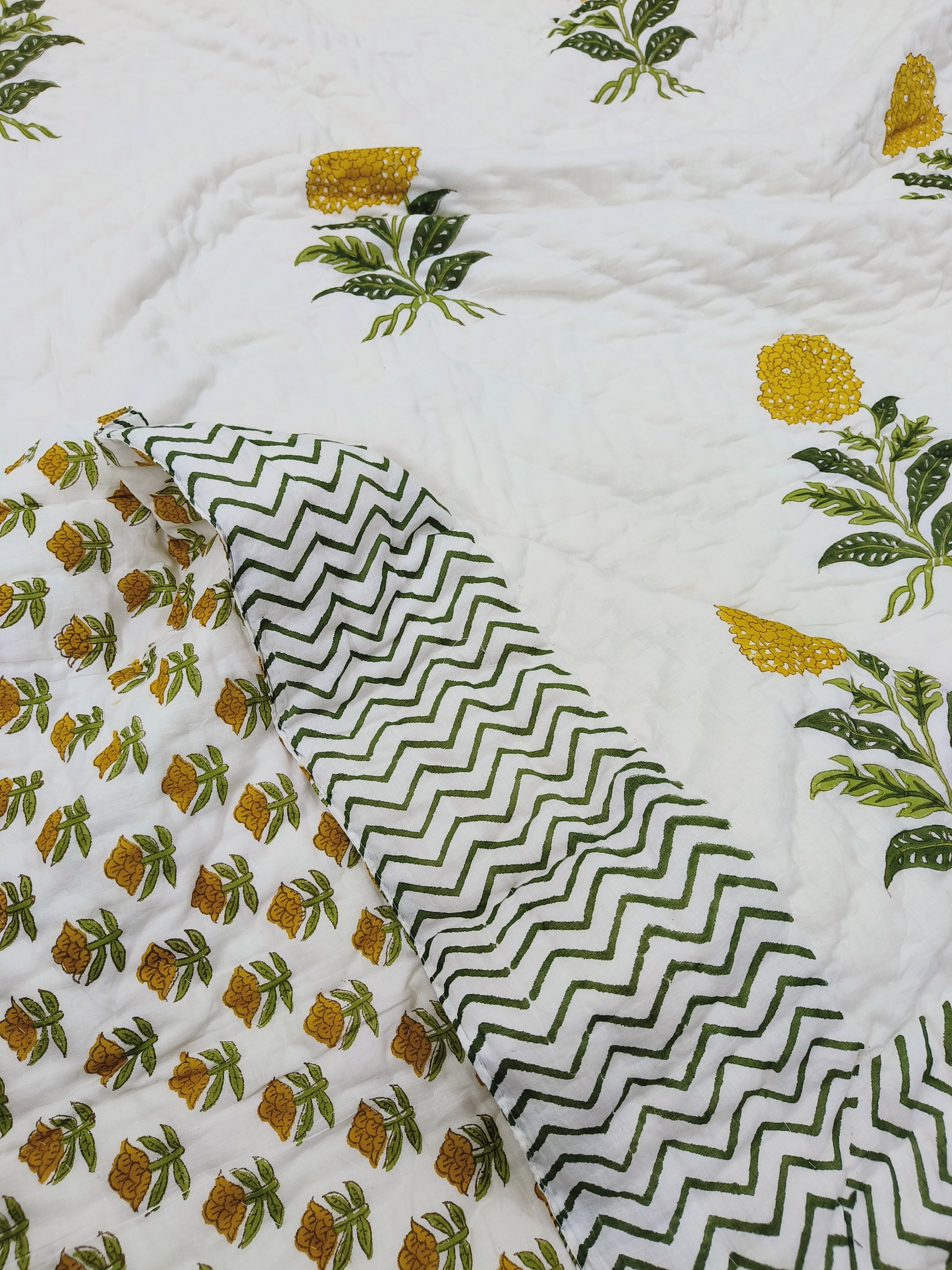 Single Bed Quilts – The Blissful Homezz( A Unit of Digitech India)